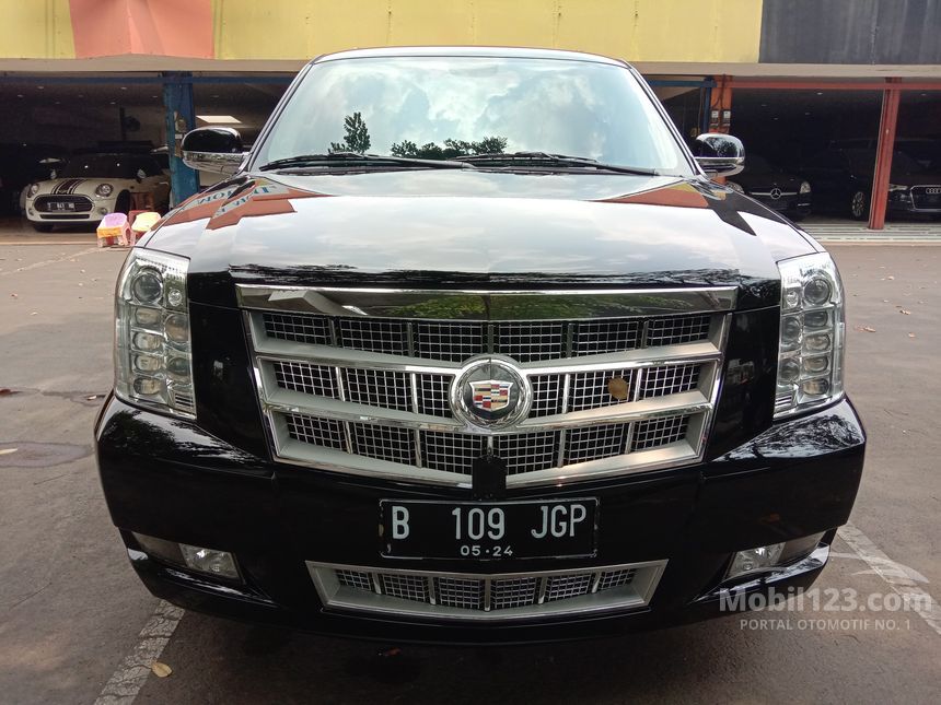Jual Mobil Cadillac Escalade 2013 Platinum 6.2 di DKI Jakarta Automatic ...