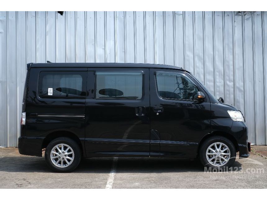 Jual Mobil Daihatsu Luxio 2022 X 1.5 di DKI Jakarta Manual Van Hitam Rp ...