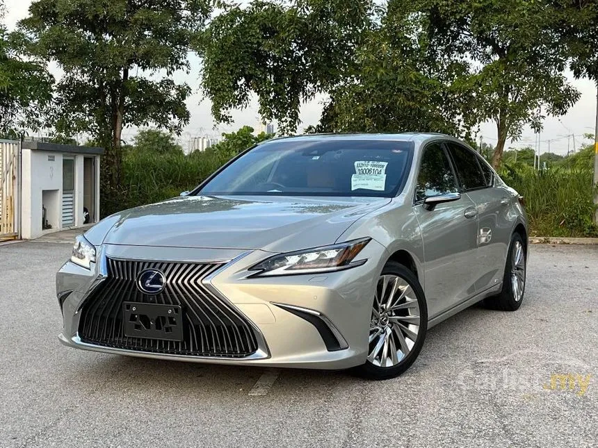 Recon 2018 Lexus ES300h 2.5 Sedan Unregistered Good Condition, Low Mileage - Carlist.my