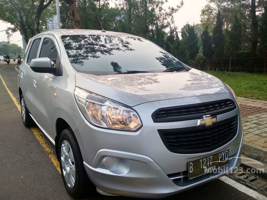 Jual Mobil Chevrolet Spin 2015 LS 1.5 di Banten Manual SUV Abu-abu Rp ...