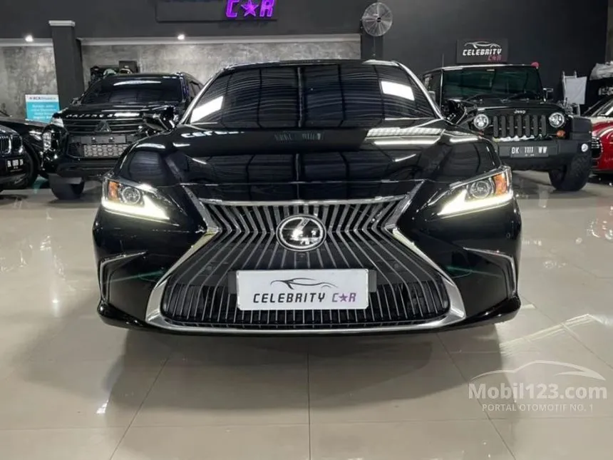 Jual Mobil Lexus ES250 2019 Ultra Luxury 2.5 di Bali Automatic Sedan Hitam Rp 998.000.000 ...