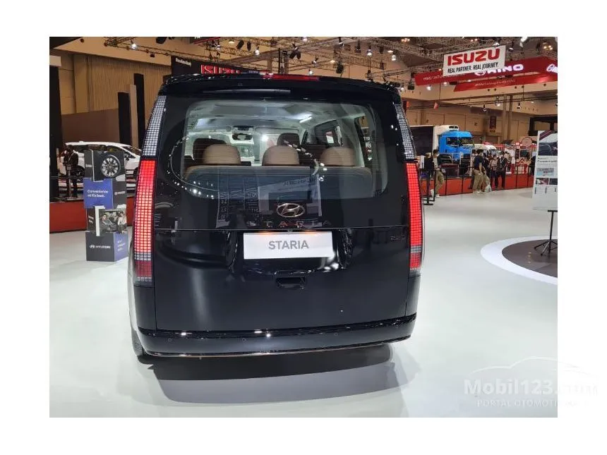 Jual Mobil Hyundai Staria 2022 Signature 9 2.2 di Banten Automatic ...