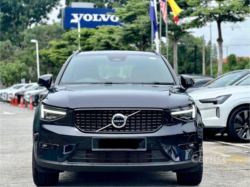 Used 2025 Volvo XC40 2.0 B5 Plus SUV (VOLVO CERTIFIED PRE-OWNED) LOW ...