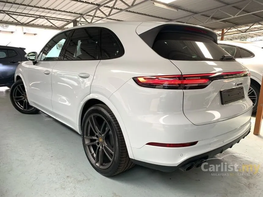 Recon 2020 PORSCHE CAYENNE 3.0 PDK SPORT CHRONO, 12K MILEAGE - Carlist.my