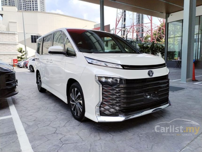Recon 2022 Toyota Voxy 2.0 S-Z 7 Seater 2 Power Door Reverse Camera Pre ...