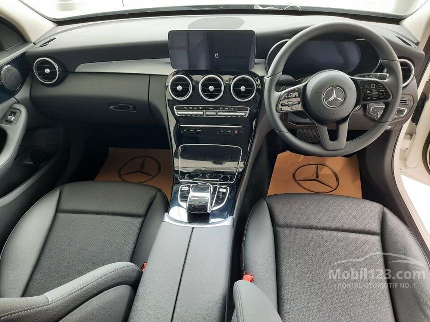 Jual Mobil Mercedes-Benz C180 2020 Avantgarde Line 1.5 di Jawa Timur ...