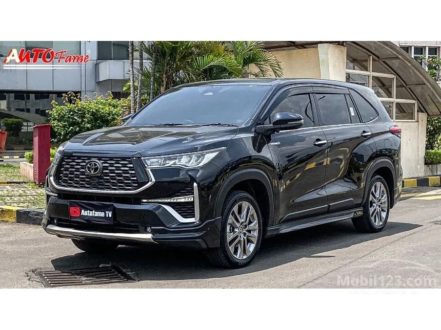 Jual Mobil Toyota Kijang Innova Zenix 2023 Q HV TSS Modellista 2.0 di ...