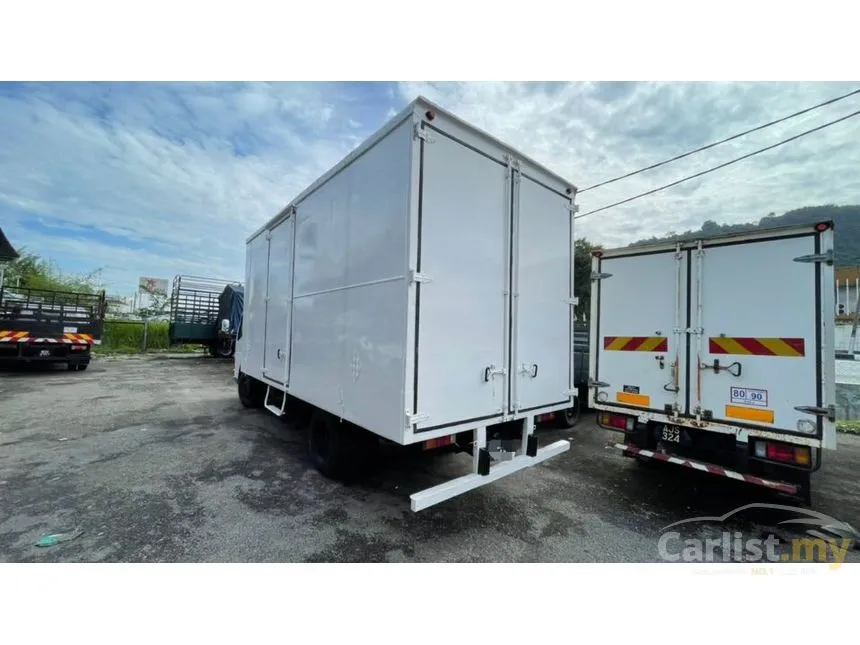 Used Mitsubishi Fuso Box 17ft 2014/2014 - Carlist.my