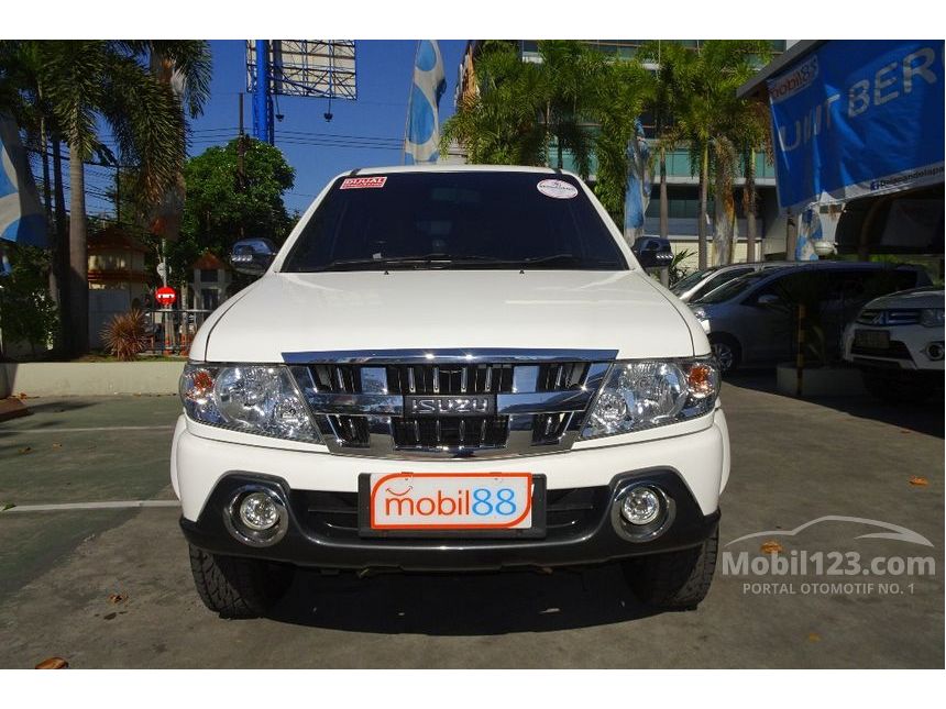 Jual Mobil Isuzu Panther 2014 GRAND TOURING 2.5 di Jawa Timur Manual ...