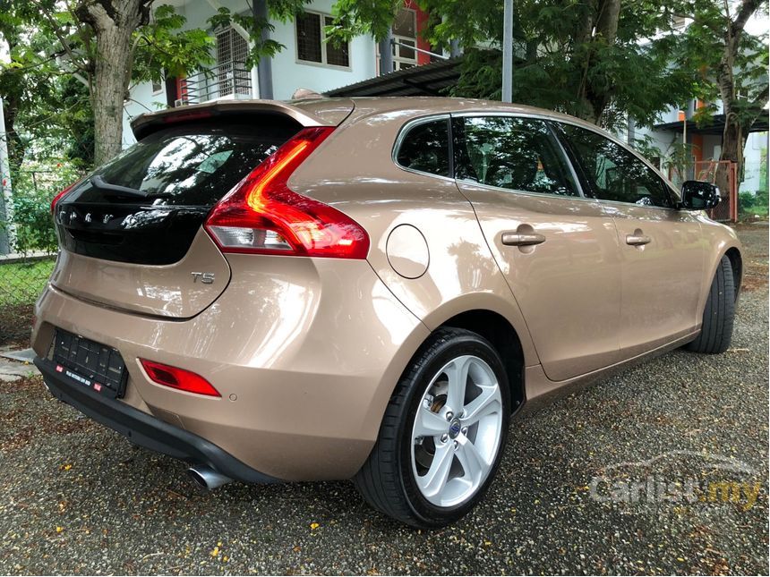 Volvo V40 2014 T5 2.0 in Kuala Lumpur Automatic Hatchback Gold for RM ...