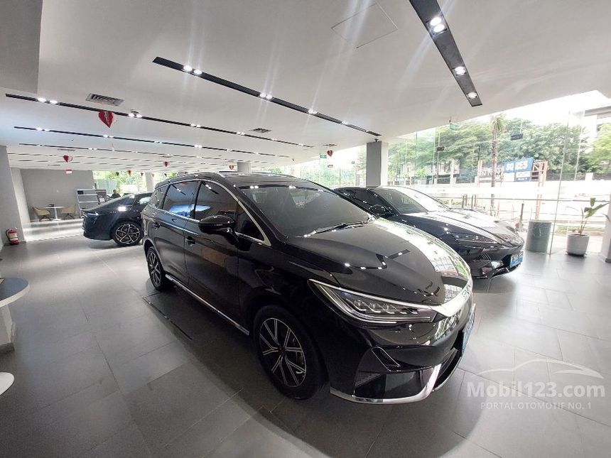 Jual Mobil BYD M6 2024 EV Superior di DKI Jakarta Automatic Wagon Hitam ...