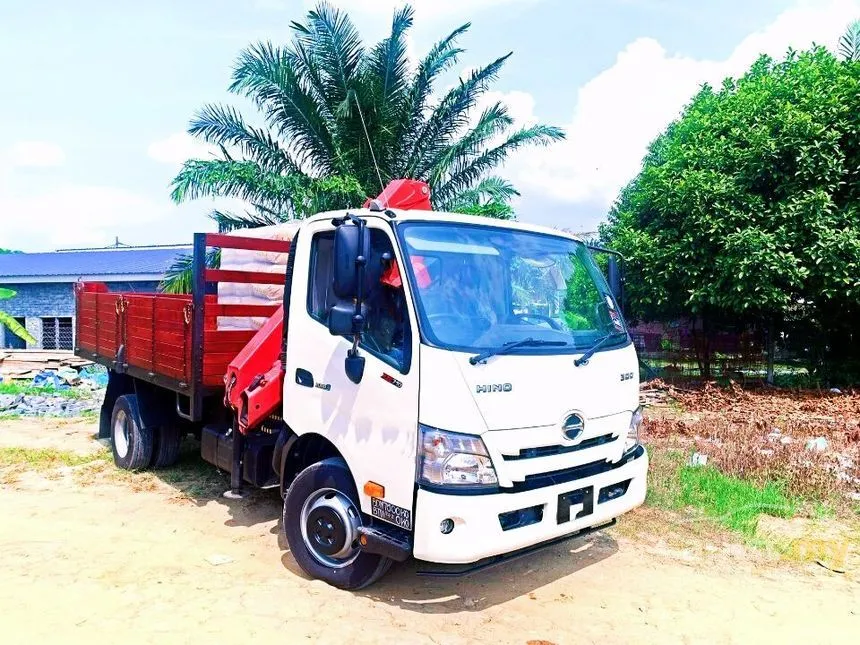 New 2022 Hino 300 Series 4.0 Lorry Tipper Crane - Carlist.my