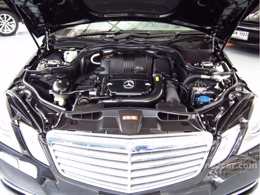 Mercedes-Benz E200 2012 W212 (ปี 10-16) Elegance 1.8 เกียร์อัตโนมัติ สี ...