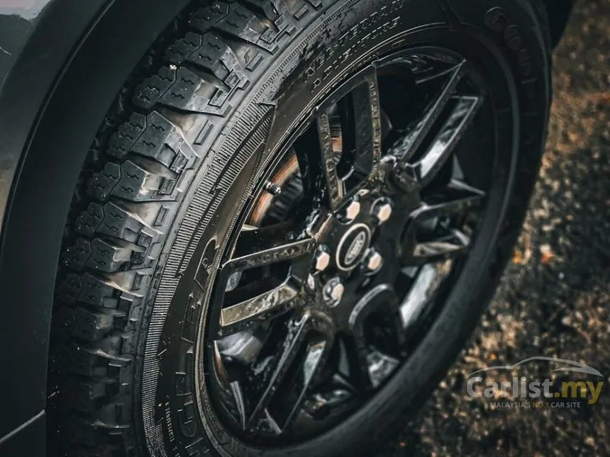 Recon ARMY MILITARY BULKY CAR WITH 7SEATERS SPEC 2021 Land Rover ...