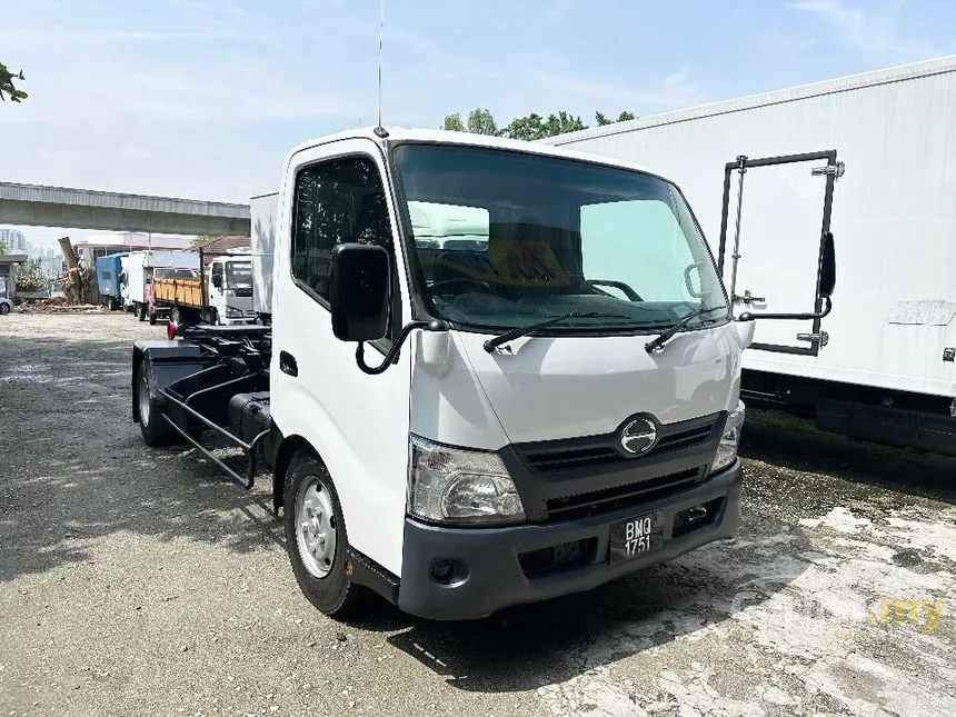 Terpakai 2013/14 Hino WU720R 3 Ton 17 Feet Arm Roll RORO Sampah 5000KG ...