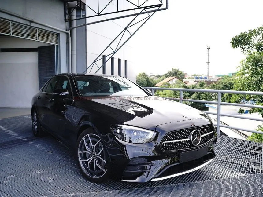 Jual Mobil Mercedes-Benz E300 2022 AMG Line 2.0 di Jawa Barat Automatic ...