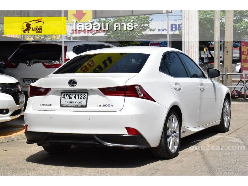 Lexus IS300h 2015 (ปี 12-16) Premium 2.5 เกียร์อัตโนมัติ สีขาว ...