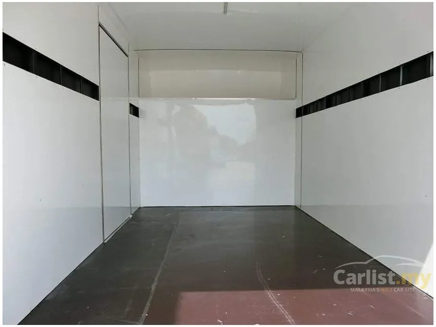 Recon 2022 Nissan SK82 REBUILD NEW PICKUP READY STORE CHASSIS LUTON BOX ...