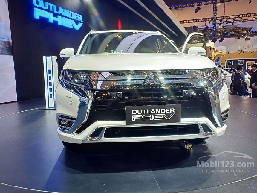 Jual Mobil Mitsubishi Outlander 2019 PHEV 2.4 di DKI Jakarta Automatic ...