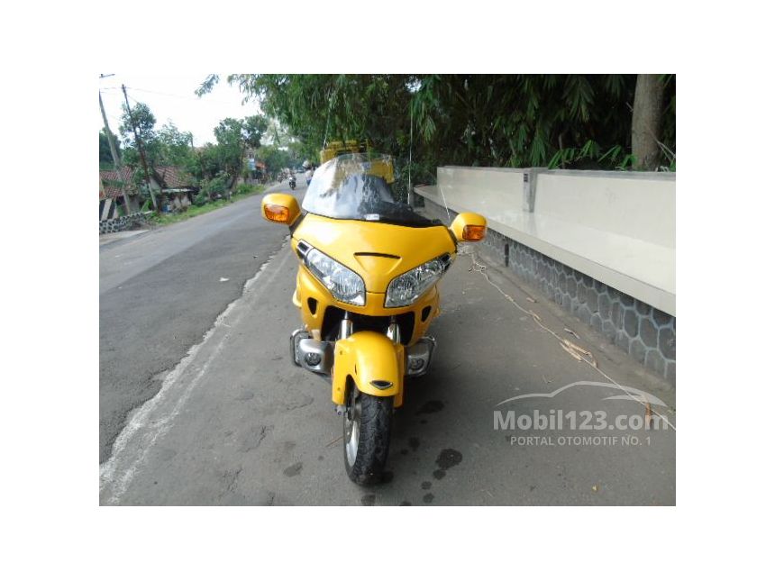 Jual Motor Honda Gold Wing 2003 1.8 di Jawa Timur Manual Others Kuning Rp 190.000.000 - 5177405 ...