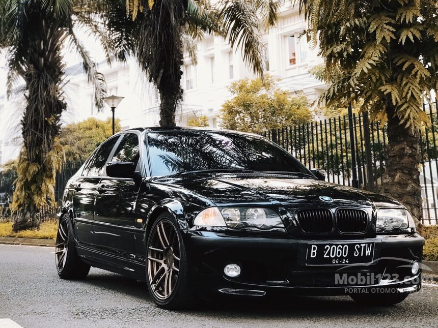 Jual Mobil BMW 320i 2002 2.0 di Banten Manual Sedan Hitam Rp 125.000.000 - 6801115 - Mobil123.com