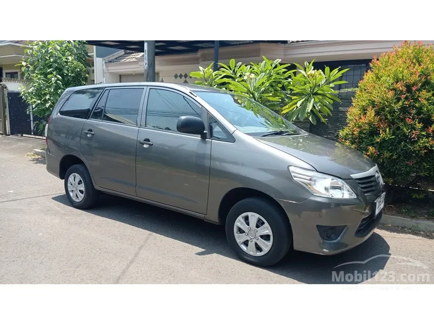 Jual Mobil Toyota Kijang Innova 2013 J 2.0 di Jawa Barat Manual MPV Abu ...