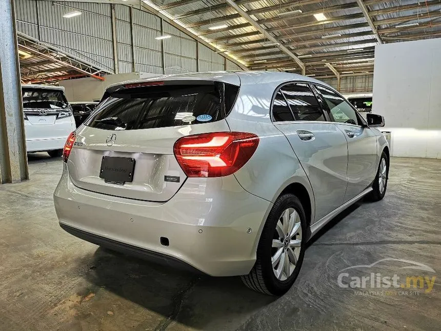 Recon 2018 Recon Mercedes-Benz A180 1.6 Urban Line Hatchback Silver ...