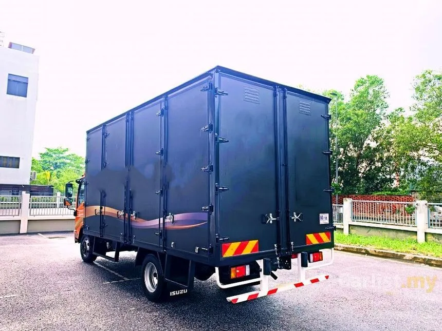 New 2022 Isuzu NPR Pro 5.2 Lorry 17ft Box - Carlist.my