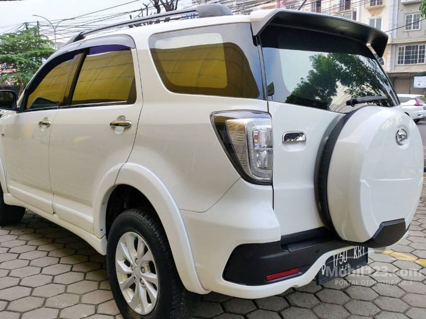 Jual Mobil Daihatsu Terios 2015 R 1.5 di Banten Automatic Wagon Putih ...