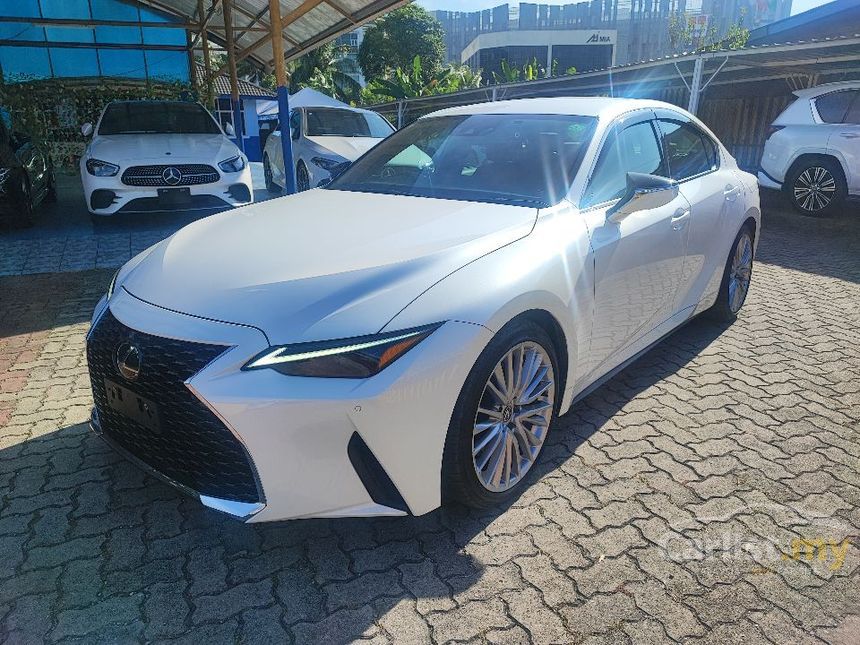 Recon 2023 Lexus IS 300 2.0 Version L Sedan - Carlist.my
