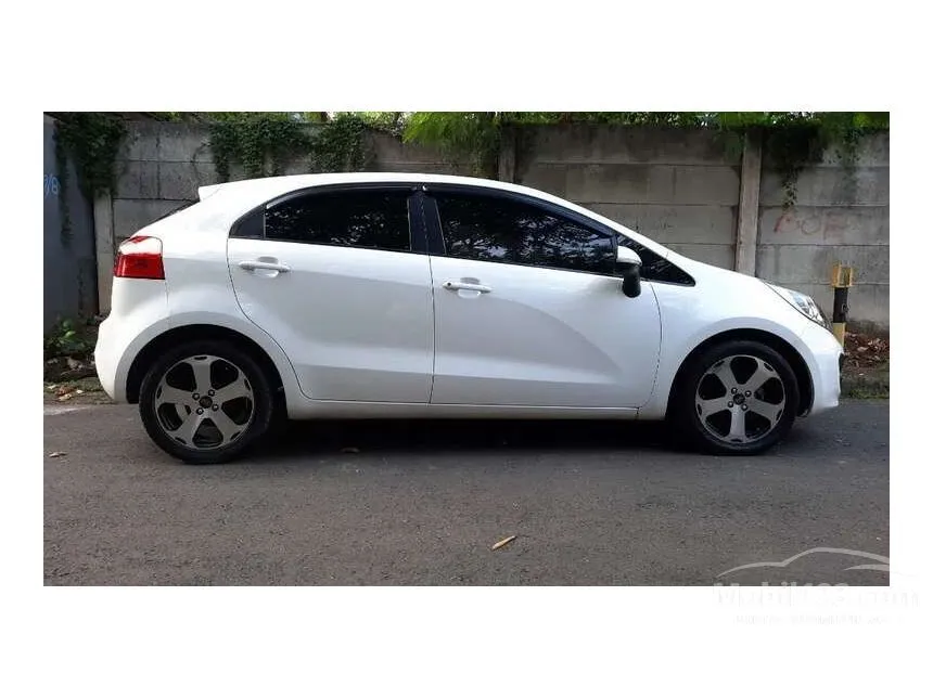 Jual Mobil KIA Rio 2013 1.4 di Jawa Barat Manual Hatchback Putih Rp 112 ...