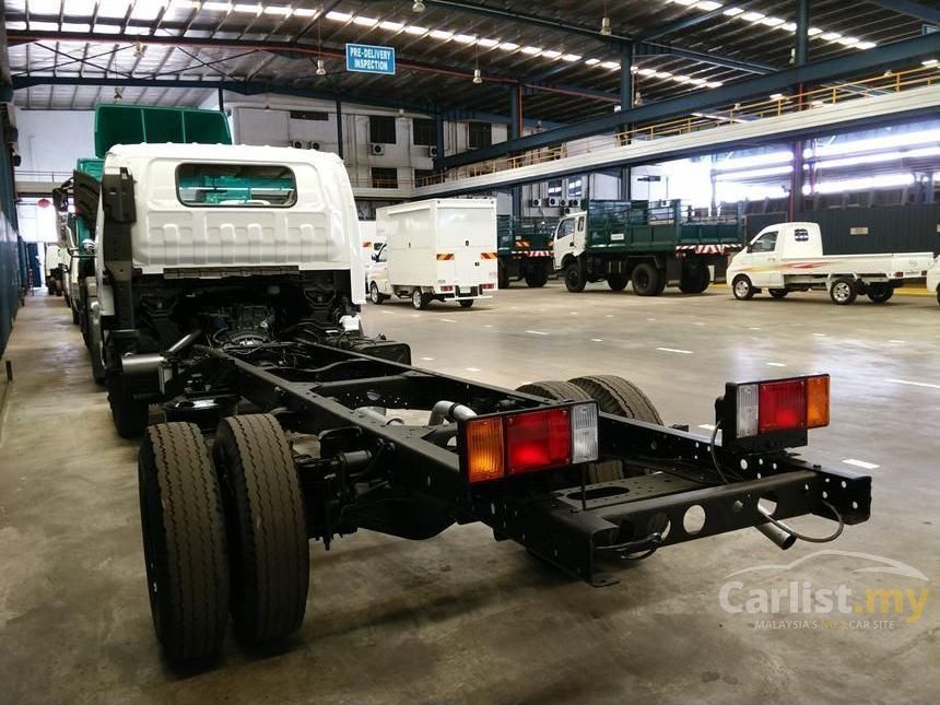 Isuzu N-series 2016 NPR Double Cap 4.3 in Johor Manual Lorry White for ...