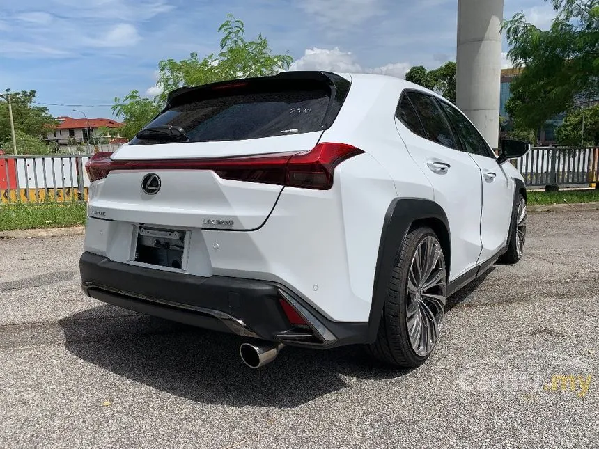 Recon 2019 Lexus UX200 2.0 F-Sport RED LEATHER - 2929 - Carlist.my