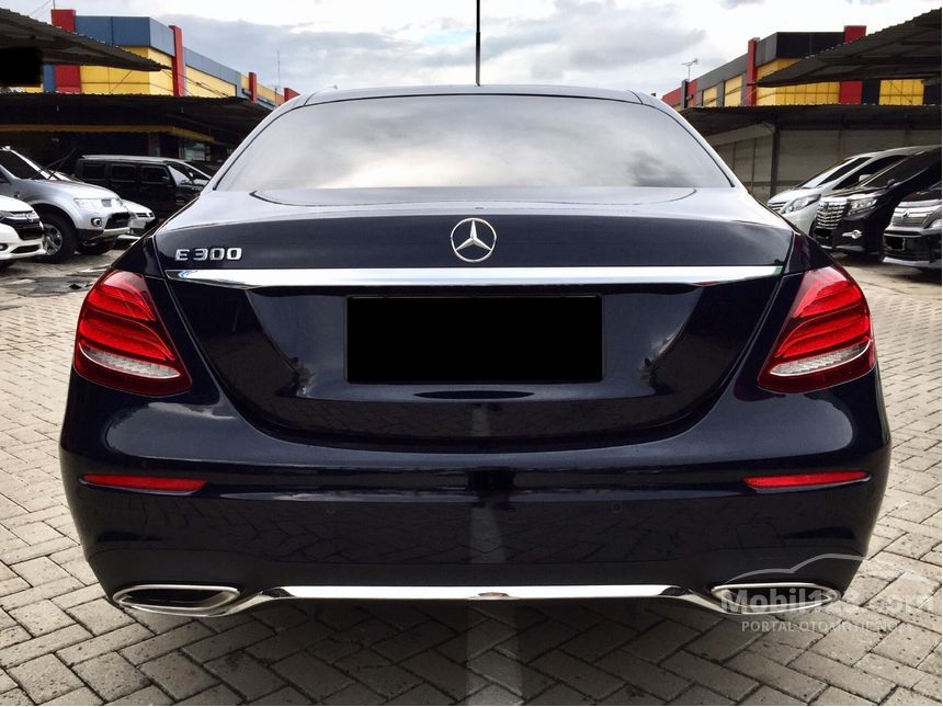 Jual Mobil Mercedes-Benz E300 2017 AMG Line 2.0 di DKI Jakarta ...