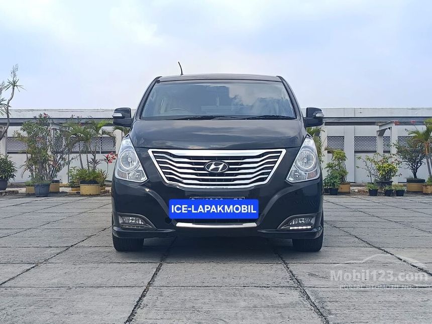 Jual Mobil Hyundai H-1 2015 Royale Next Generation 2.5 di DKI Jakarta ...