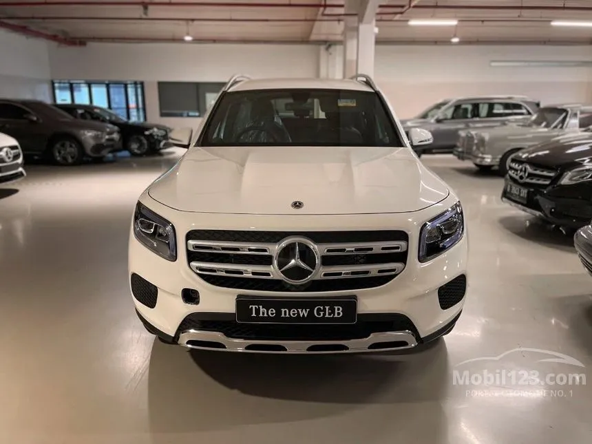 Jual Mobil Mercedes-Benz GLB200 2023 Progressive Line 1.3 di DKI ...