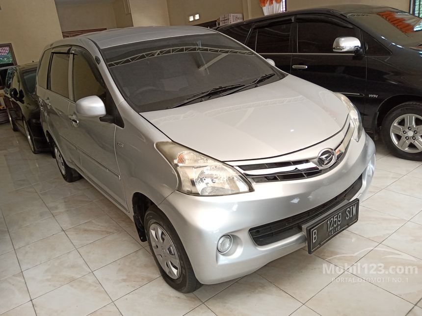 Jual Mobil Daihatsu Xenia 2014 D PLUS 1.0 di Jawa Tengah Manual MPV ...