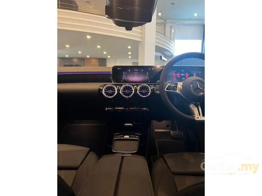 New Rebate 9k FACELIFT 2023 Mercedes-Benz A200 1.3 Progressive Line Sedan - Carlist.my