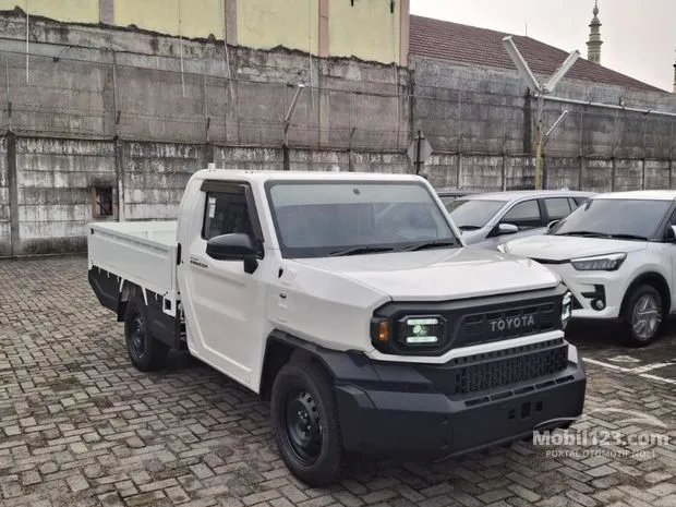 Jual Toyota Hilux Rangga Cab-Chassis Standard Bekas 2024 di Indonesia ...