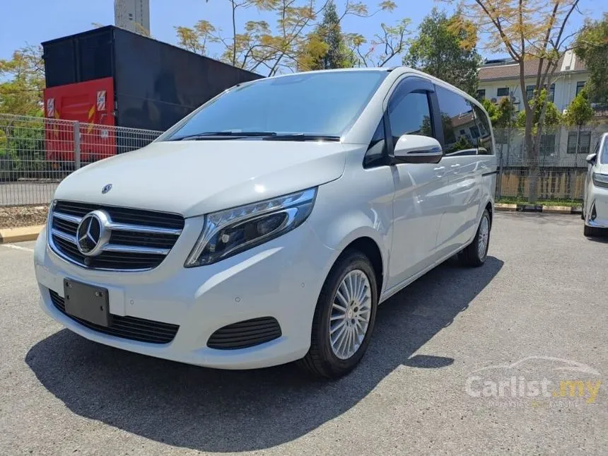 Recon BEST DEALS-- 2018 Mercedes-Benz V220 2.1 D AMG Line MPV - Carlist.my