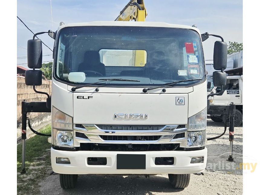 Used ISUZU NPS81 4X4 CARGO CRANE HYVA HA70 12FT UBS 7000KG LORRY ...