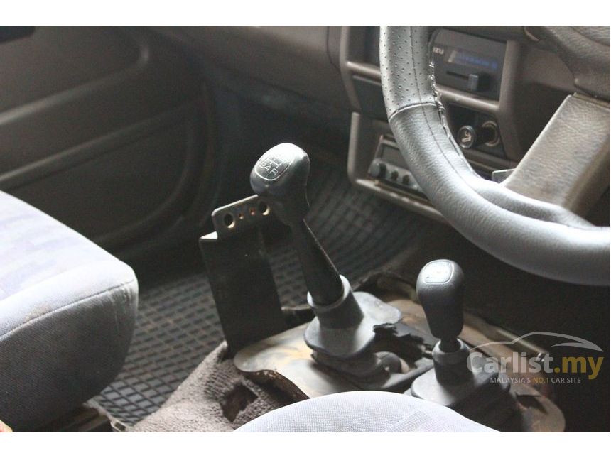 Isuzu Invader 1997 2.8 in Negeri Sembilan Manual Pickup Truck Gold for ...