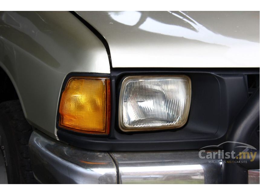 Isuzu Invader 1997 2.8 in Negeri Sembilan Manual Pickup Truck Gold for ...