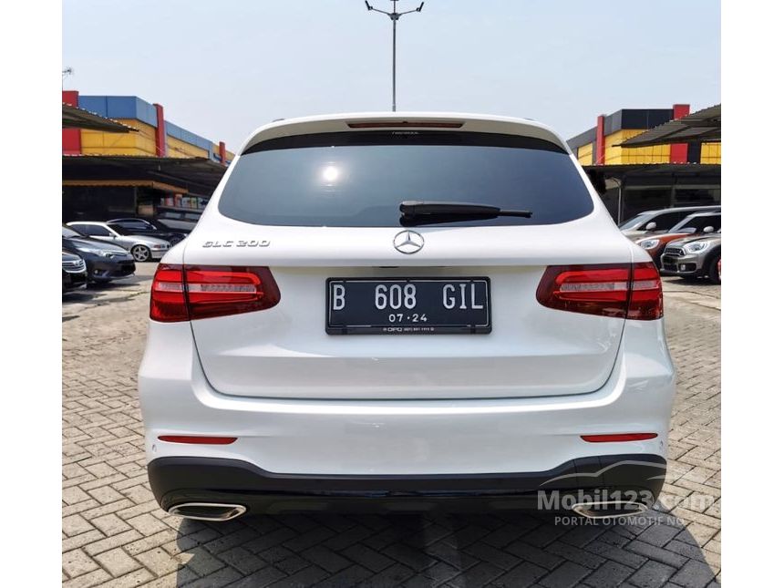Jual Mobil Mercedes-Benz GLC200 2019 AMG Night Edition 2.0 di DKI ...
