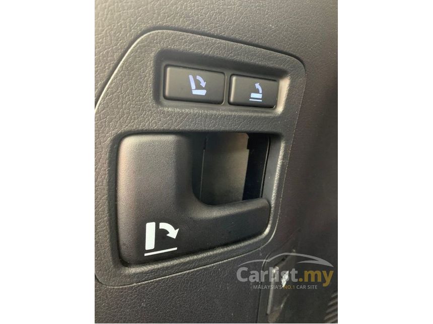 Used 2018 Toyota Land Cruiser 4.6 ZX (REAR ENTERTAINMENT SYSTEM ...