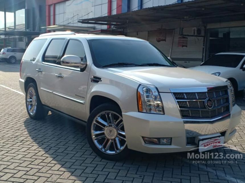 Jual Mobil Cadillac Escalade 2010 Platinum 6.2 di DKI Jakarta Automatic ...