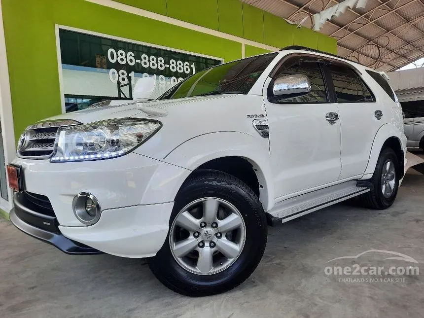 2010 Toyota Fortuner 3.0 (ปี 08-11) V Aperto SUV for sale on One2car