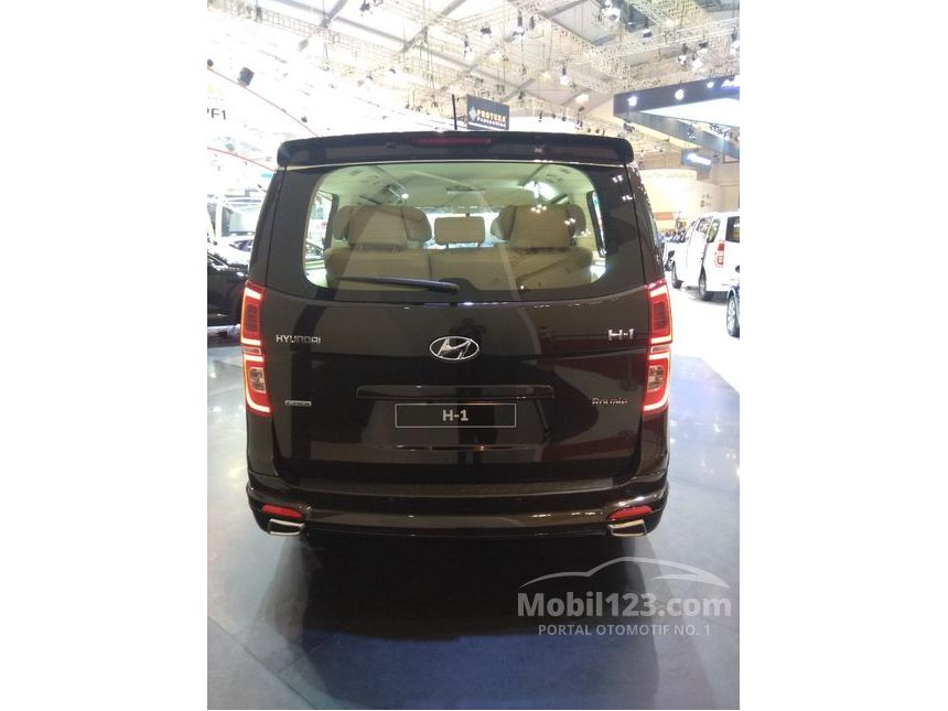 Jual Mobil Hyundai H-1 2018 Elegance 2.4 di Jawa Barat Automatic MPV ...