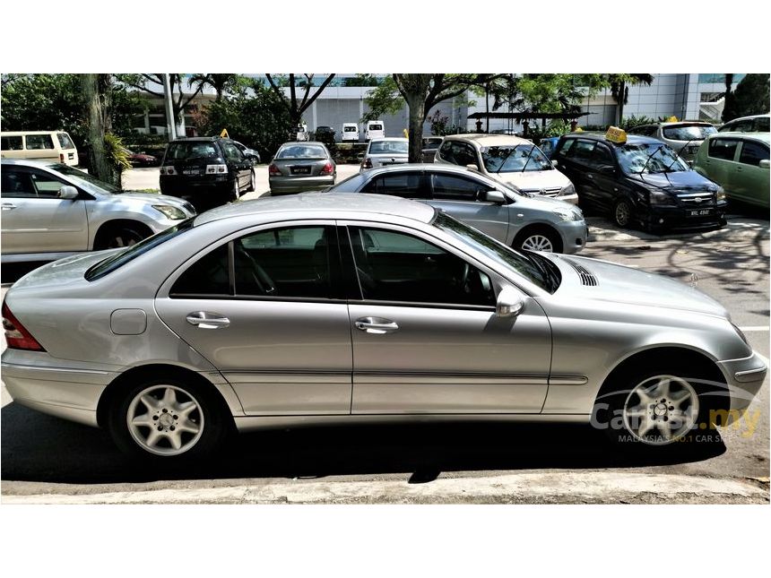 Mercedes-Benz C200K 2002 Elegance 2.0 in Johor Automatic Sedan Silver ...