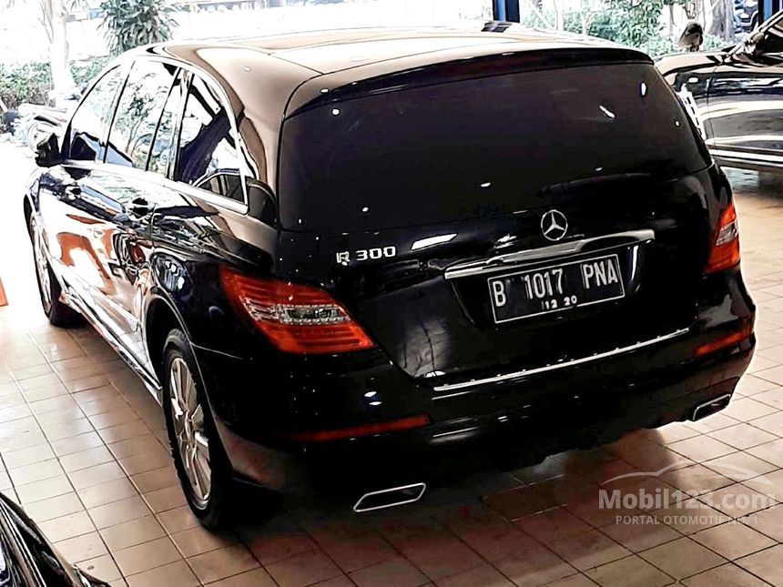 Jual Mobil Mercedes-Benz R300 L 2010 V251 3.0 di DKI Jakarta Automatic ...